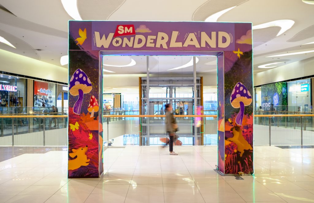 SM Seaside City Cebu - The Backbone